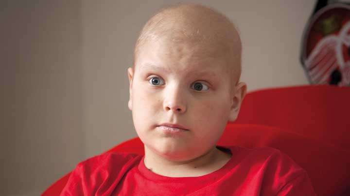 Roboten håller koll åt Rasmus | Barncancerfonden